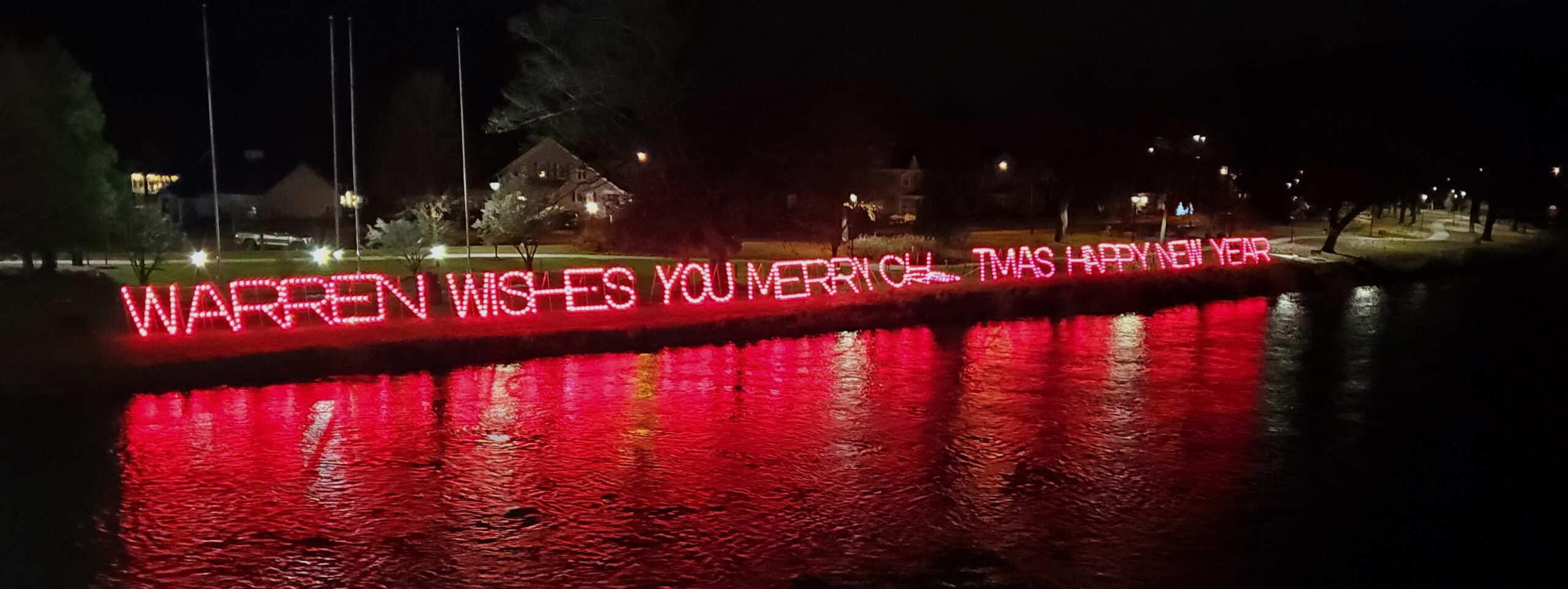 City staff, volunteers help put up holiday sign | News, Sports, Jobs ...